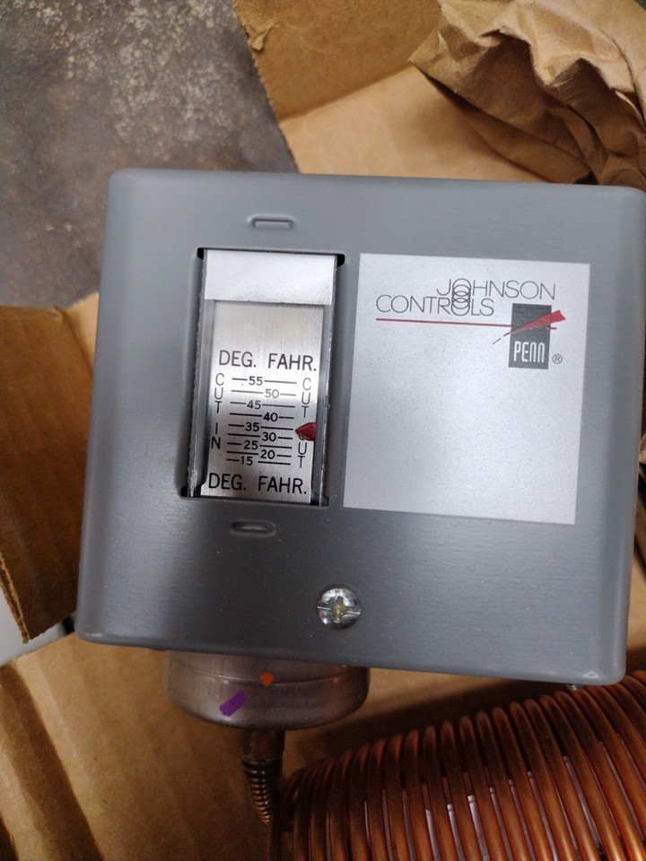Johnson Controls A70GA-1C Thermostat Temperature Control UN1978 15/55 ...