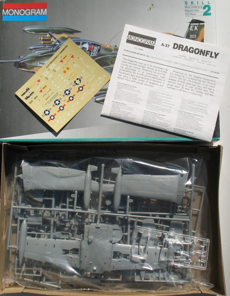 MONOGRAM 5486 A-37 Dragonfly 1:48 Flugzeug Bausatz Aircraft Model Kit ...