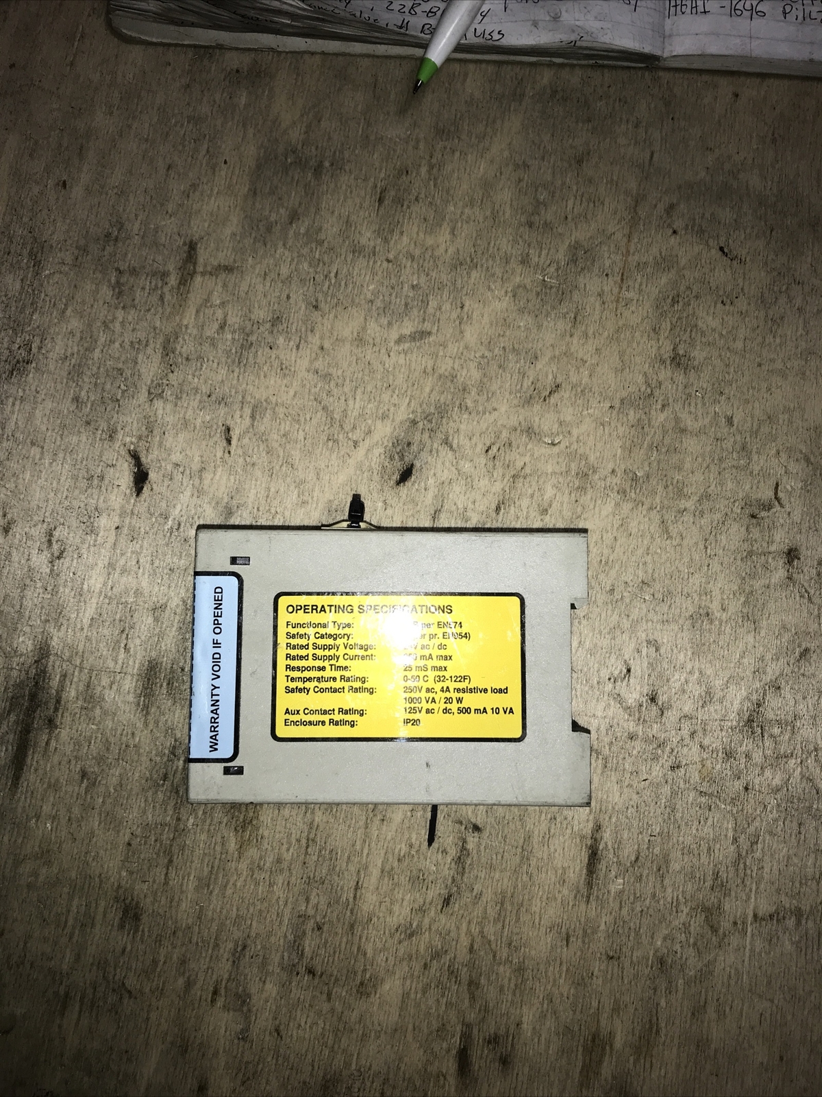 Banner AT-AM-2A 115VAC Duo-Touch Safety Control Relay for sale online ...