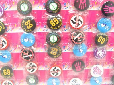 210 X 30mm Assorted Sign Vogue Button Pin Badges | eBay