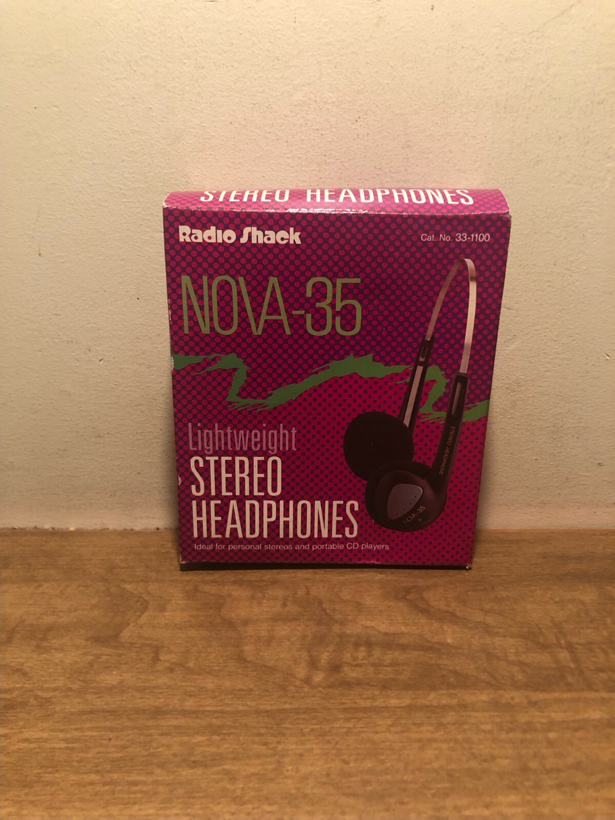 Radio Shack NOVA 35 Lightweight Stereo Headphones Cat. No. 33-1100 In ...