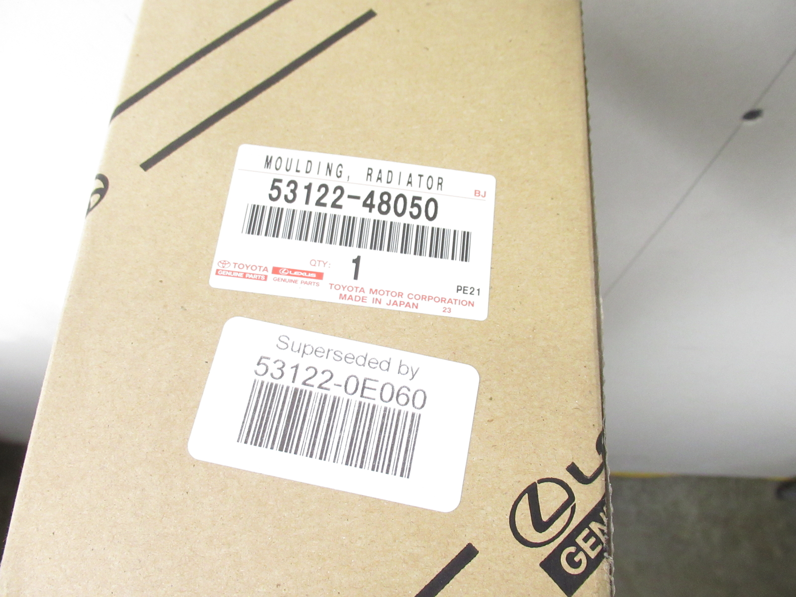 Genuine OEM Lexus 53122-0E060 Lower Front Radiator Grill Chrome Molding ...