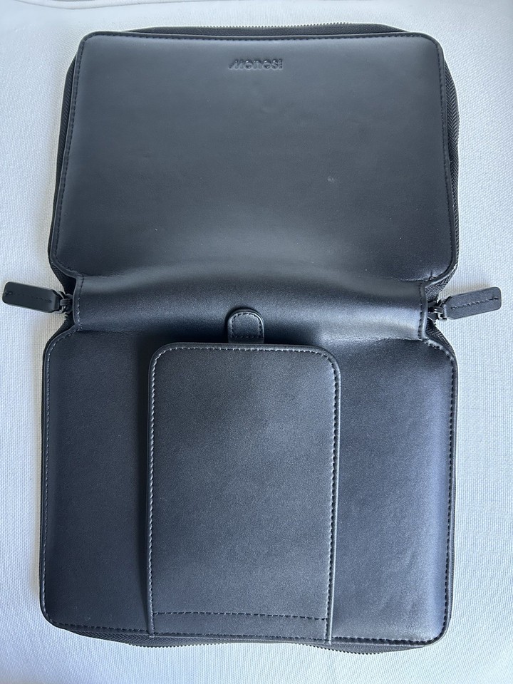 Monos Metro Folio Kit 2023 Model – Vegan Leather Organizer – Gently ...