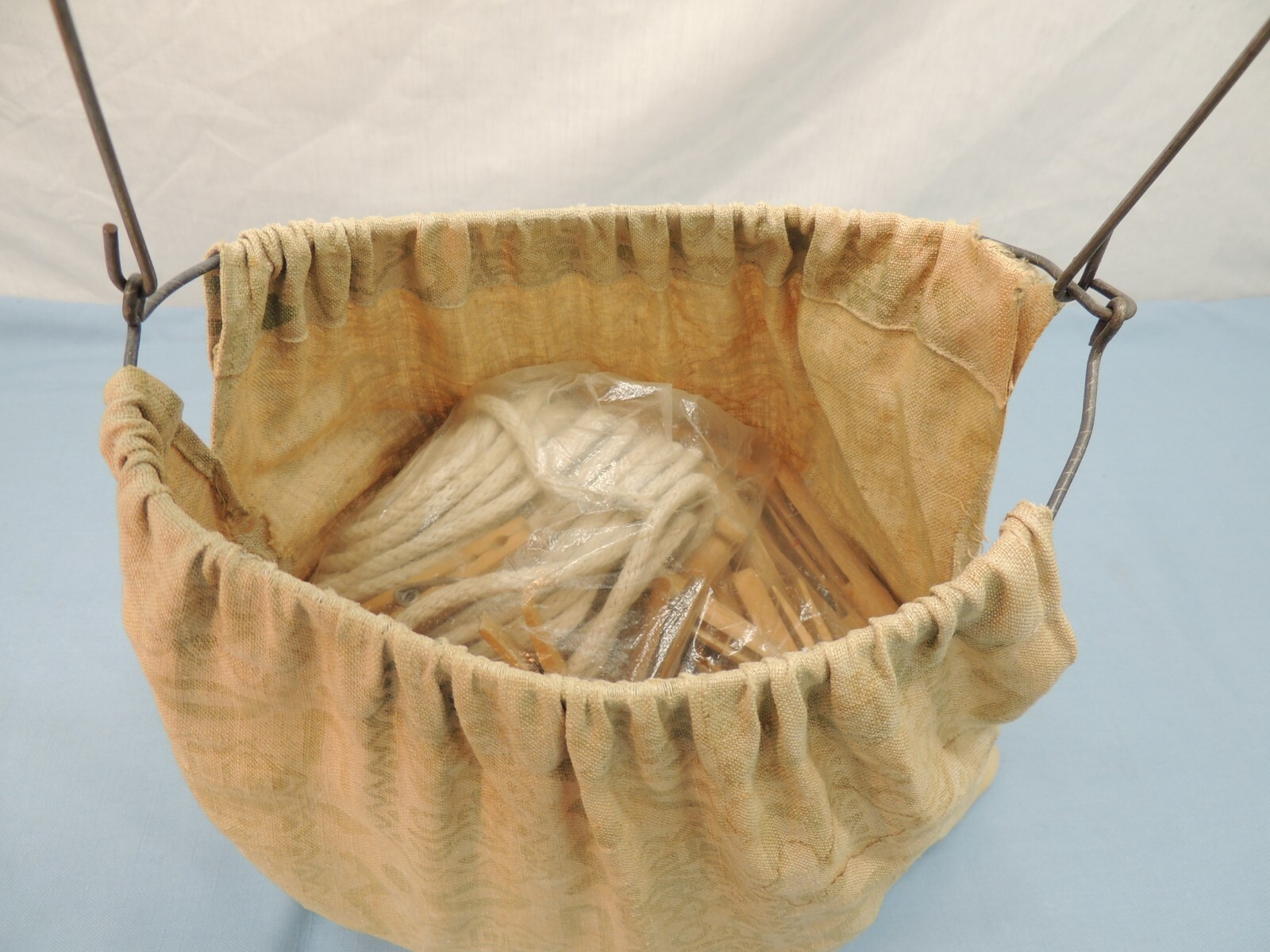 VINTAGE CLOTHES PIN BAG AND STRING LINE IN CLOTH HANGING BAG | eBay