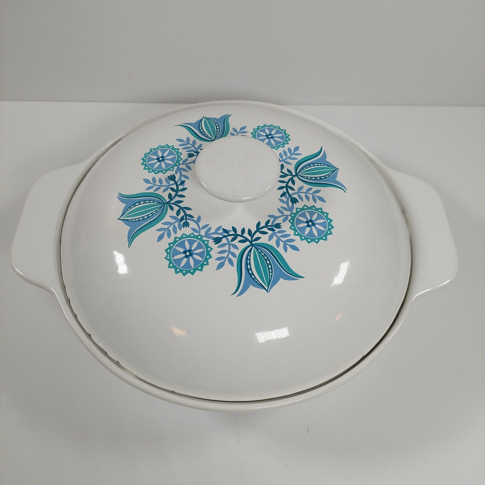 Vintage Prizer Ware Cast Iron Casserole Dish w Blue Tulips Design | eBay
