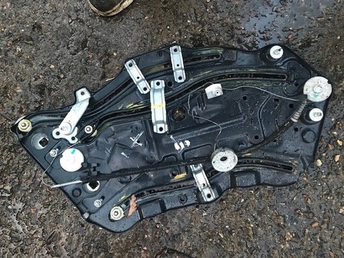 1998-2010 VW Beetle Convertible passenger REAR window regulator READ ...