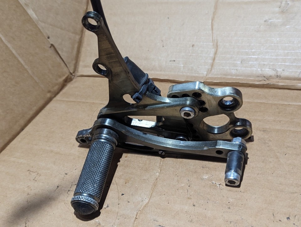 04-05 KAWASAKI NINJA ZX10R RIGHT REARSET REAR SET FOOT PEG #164 | eBay