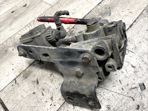 BENDIX ESSEMBLY VALVE T-5019483 AND ABS VALVE Z013356R for sale online ...