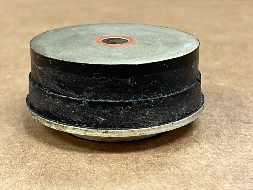 Lord Top Front Mount P/N J7763-1 NOS SA Piper P/N 475-116 or 475-118 | eBay