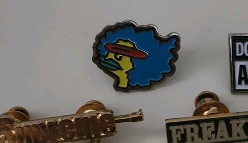 10x Supreme pins metal badges bundle Freaky Smoking Lips Gonz ...