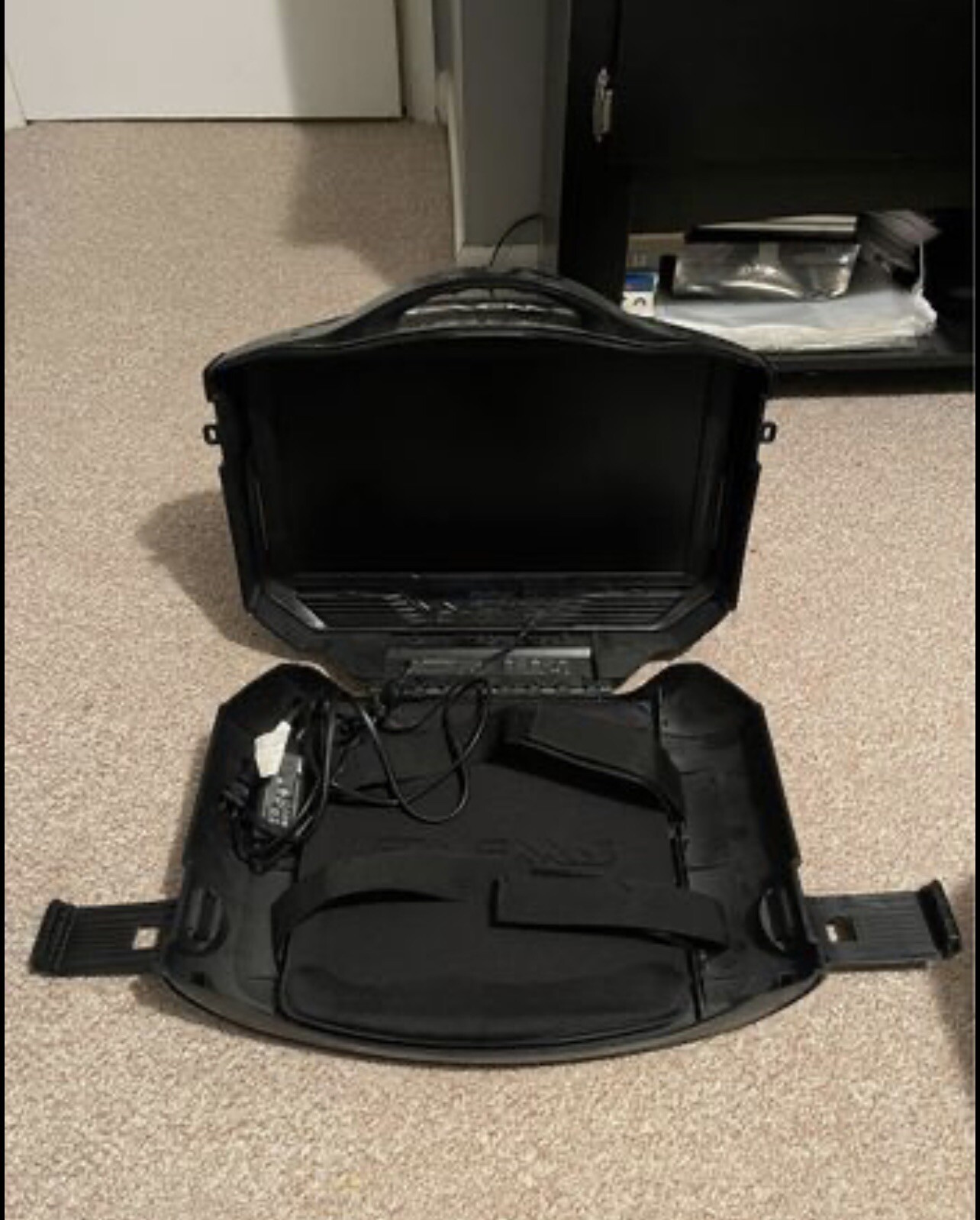 GAEMS Portable Gaming TV for game console. Xbox One / PS4 / 19 in ...