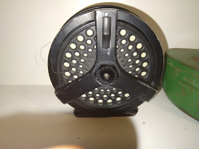 Vintage Fly Fishing Reel & SS Clamp Nail clipper retractor Dry fly oil ...