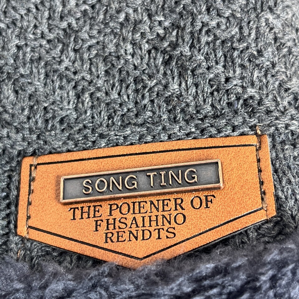 Song Ting Poiener of Fhsainho Rendts Beanie Small Gray Outdoors Walking ...