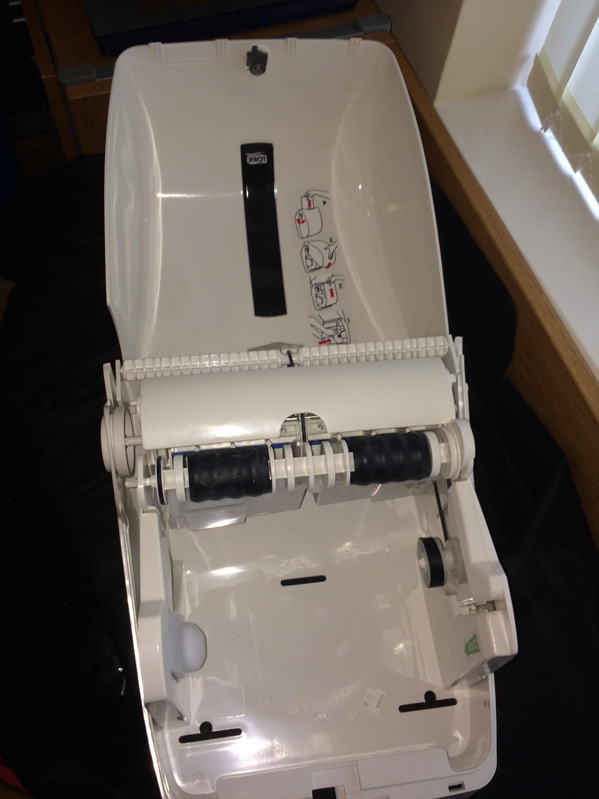 Tork Matic Hand Towel Roll Dispenser H1 System Plastic White Lock Key ...