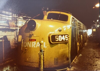 RARE THREE COLOR CONRAIL. HUDSON LINE SHOP AND INTERIOR OF CAB | eBay