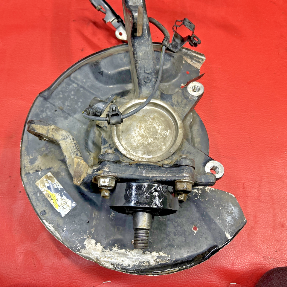 2000-2003 Toyota Sequoia Tundra Front Driver Spindle Knuckle Assembly ...