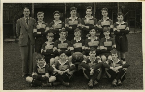ANTIQUE PHOTO - VINTAGE SNAPSHOT - SPORT RUGBY TEAM - TEAM 1953 1 | eBay