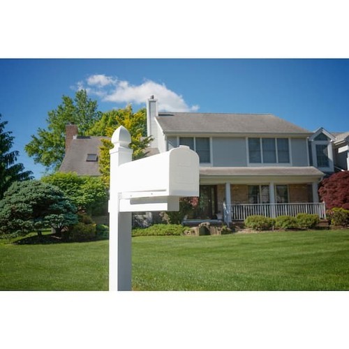 WHITE MAILBOX Deluxe Polybox Rust-Proof Durable Polymer Post Mounted ...
