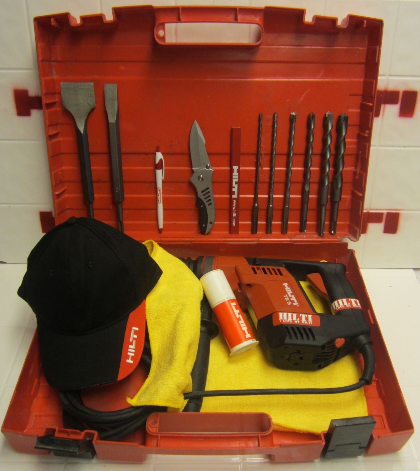 HILTI TE 5, MINT CONDITION, FREE BITS, HILTI HAT, EXTRAS, FAST SHIPPING ...