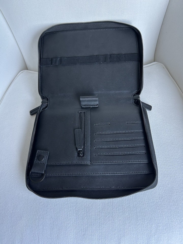 Monos Metro Folio Kit 2023 Model – Vegan Leather Organizer – Gently ...
