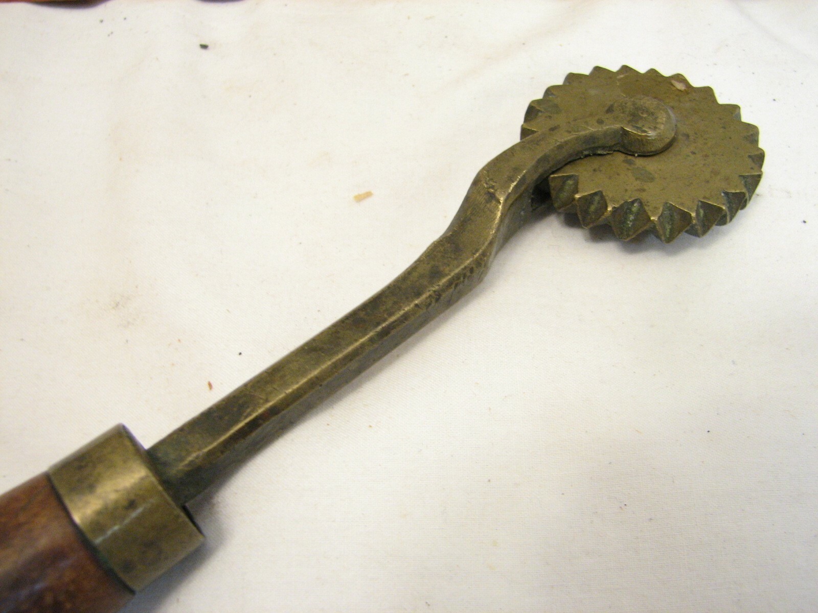 Antique 1800s Heavy Brass Wheel Pie Crimper Dough Cutter Primitive ...