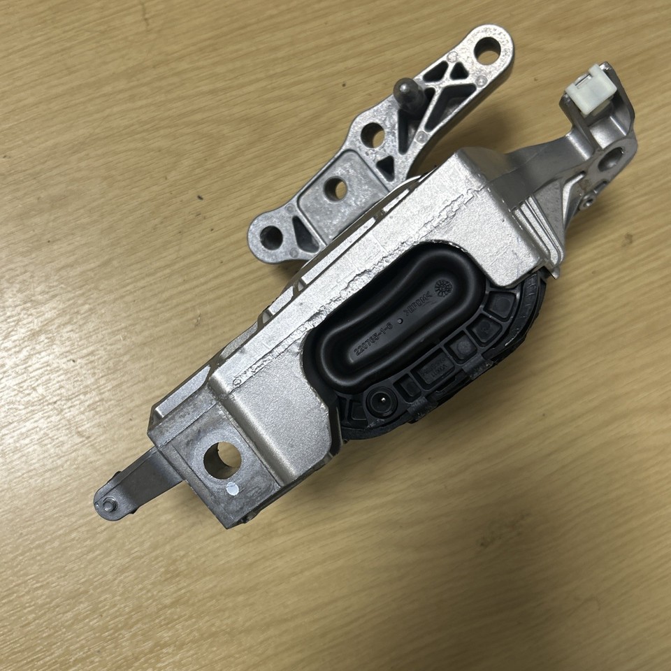 BMW X1 U11 2025 Right Driver Side Engine Mount 172768-10 | eBay UK