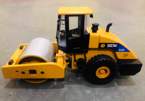 1:32 20CM SHANGGONG SEM520 Roller Construction Machinery Equipment ...