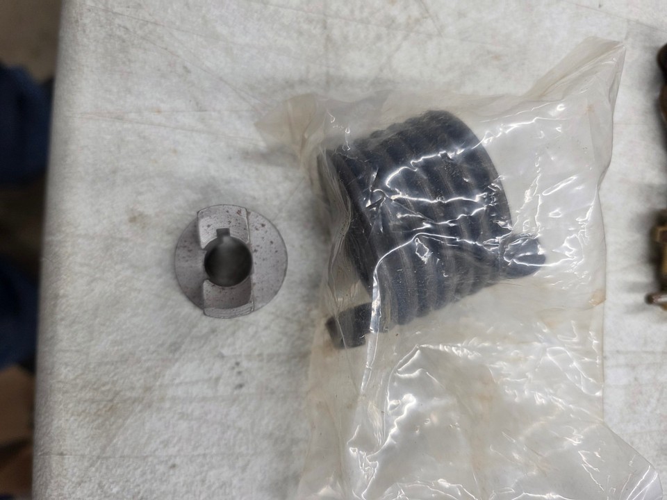 MODEL T FORD STARTER BENDIX NOS HEAD AND NEW SPRING BENDIX HEAD NOS ...