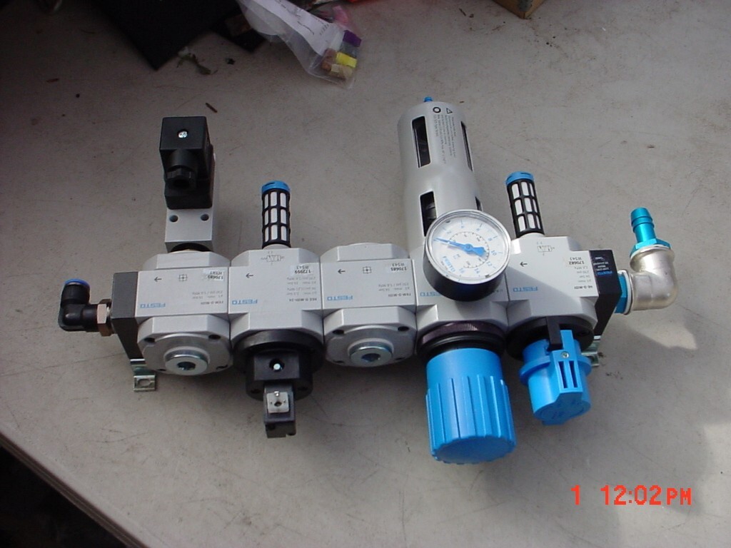 Festo Air Service Unit (2) 170685 170682 172959 11913295 ur- d-5 m ...