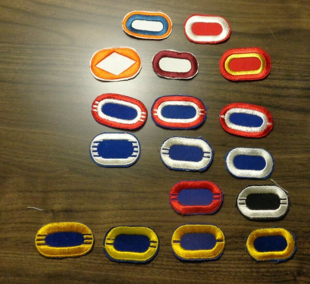 U.S.ARMY PATCH, AIRBORNE BACKGROUND OVAL, 17 DIFFERENT 82ND AIRBORNE ...