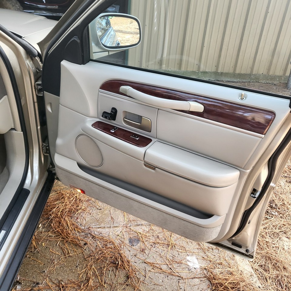 2005 Lincoln Town Car SIGNATURE | eBay