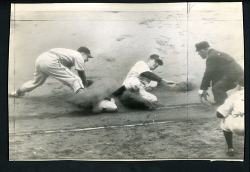 Tuck Stainback & Ray Sanders 1943 World Series Press Photo Yankees ...