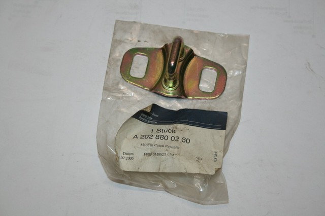 Original OE MERCEDES-BENZ A2028800260 Motorhaubenschloß Schließplatte ...