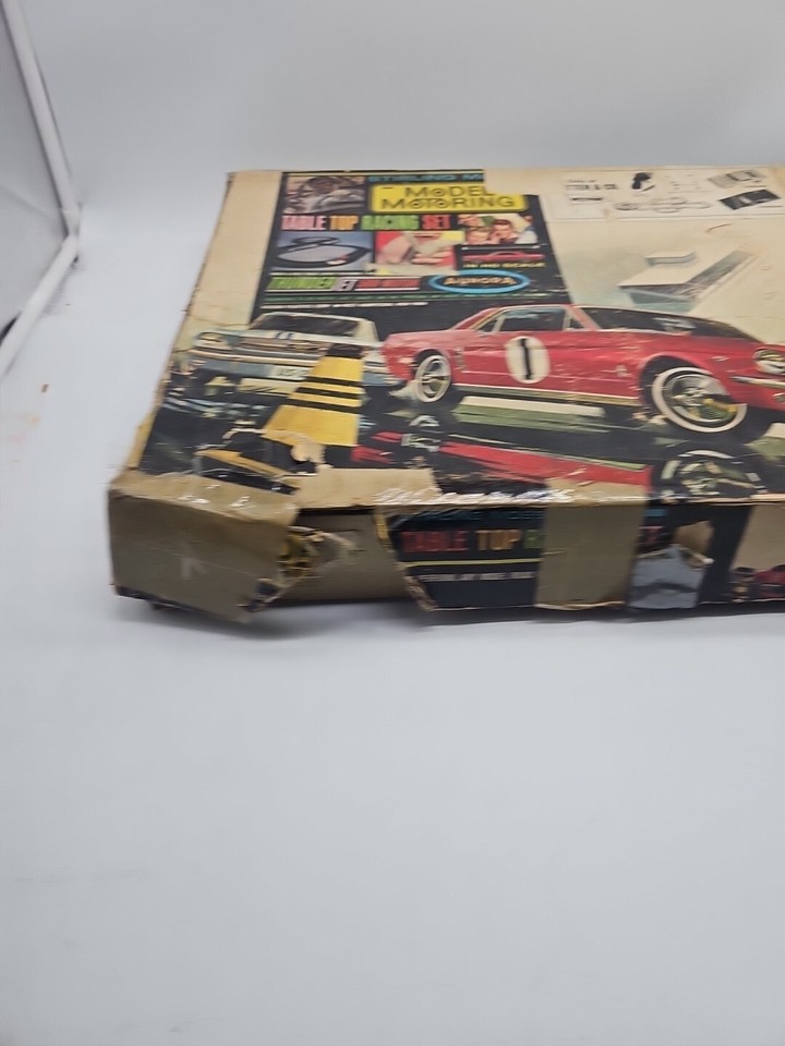 67 AURORA MODEL MOTORING STIRLING MOSS SLOT CAR TABLE TOP RACING SET ...