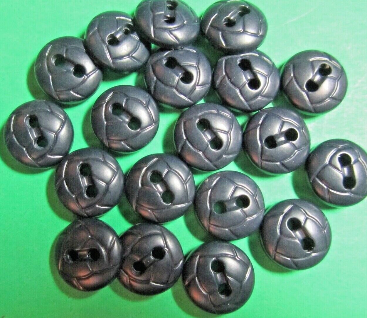 (19) VINTAGE 9/16" BLUE EARLY PLASTIC 2-HOLE COLT? BUTTONS-M700 | eBay