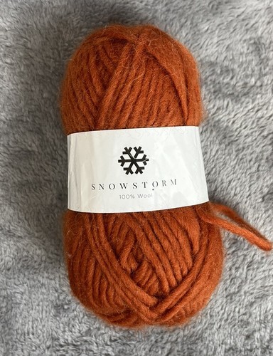 NEW Hobbii Snowstorm 100% Wool Yarn #23 Amber | eBay