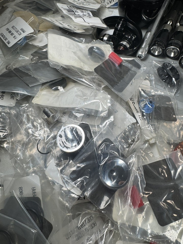 Huge Flashlight Lot Maglite + Bulbs + Parts 14 Lights Repair Resale | eBay