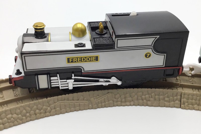 Trackmaster Thomas & Friends FEARLESS FREDDY 2 Coaches Motorized Train ...