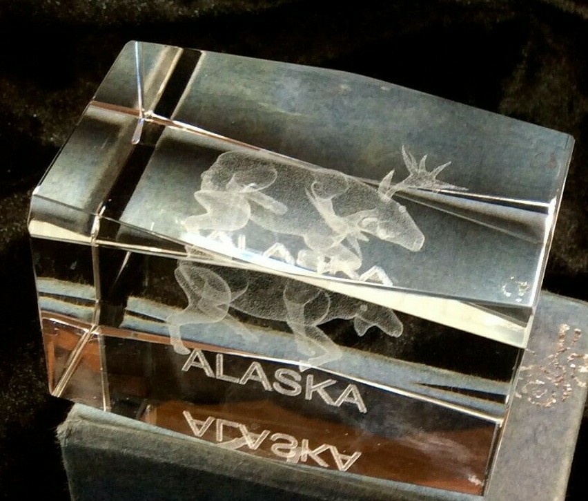 Alaska Moose 3D LASER ETCHED CRYSTAL GLASS BLOCK PAPERWEIGHT 3x2 with ...