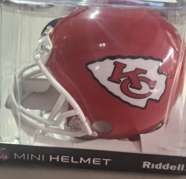 Kansas City Chiefs - Tyreek Hill Signed Mini Helmet | eBay