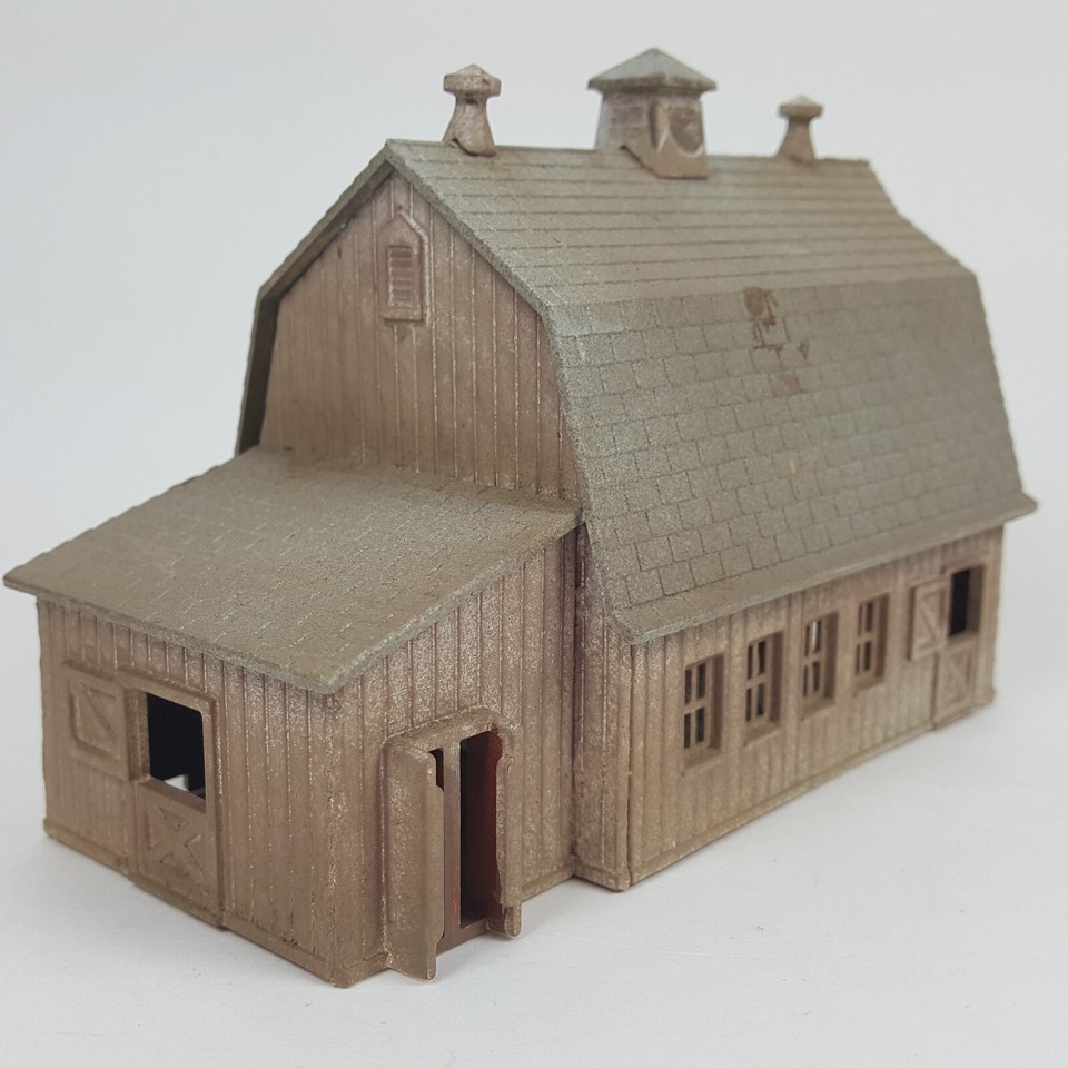 HO Scale Model Train Buildings ~ Barn & 2 Water or Grain Towers Good ...