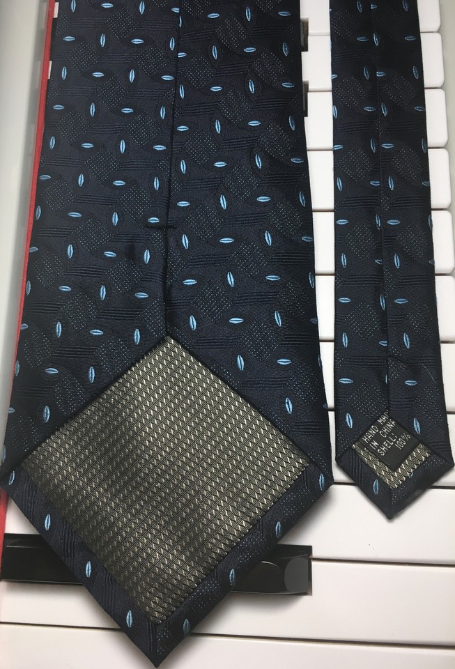 VAN HEUSEN STUDIO / Powder Blue Dashes & Dashing Dark Navy Diamonds ...