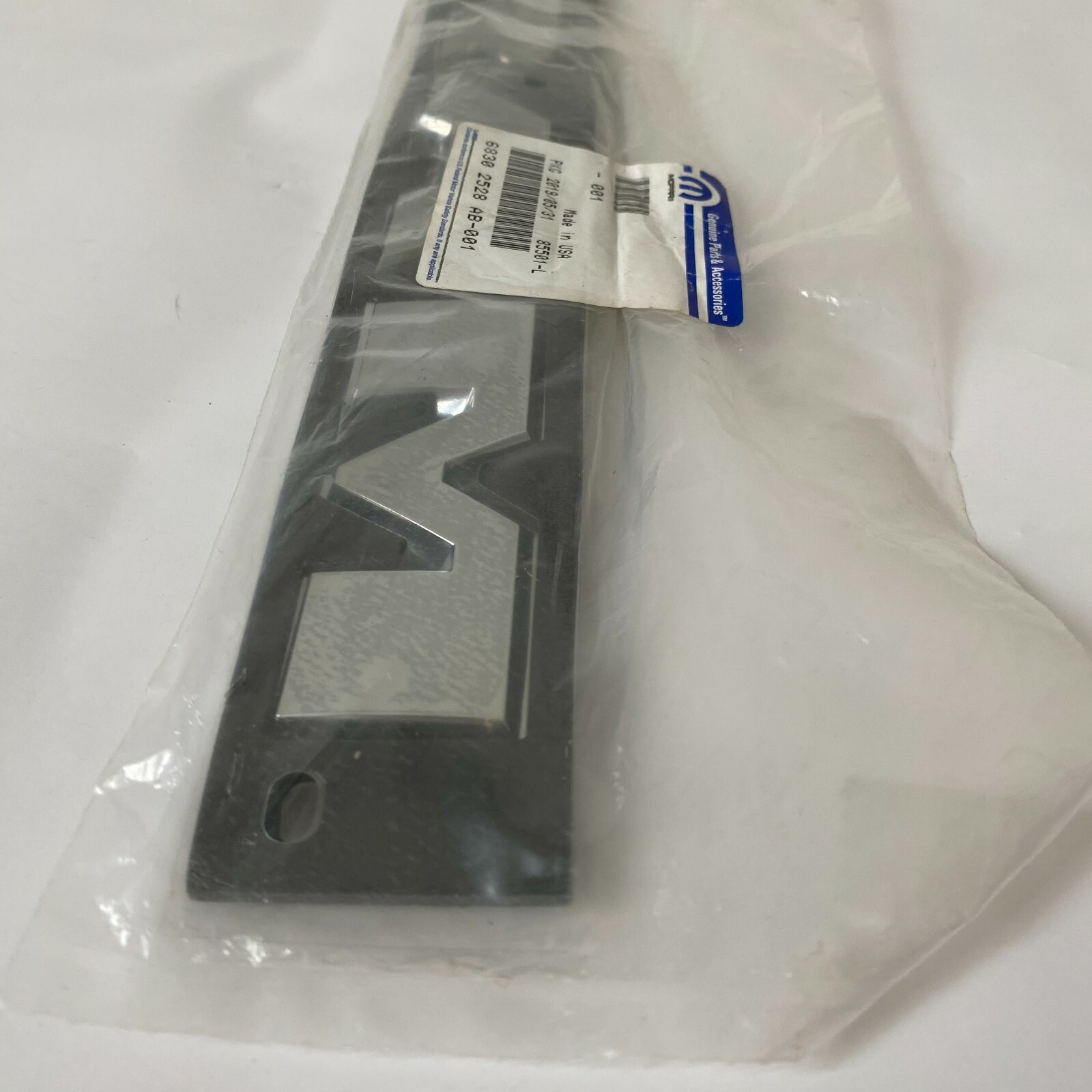 RAM 1500 FRONT DOOR DECAL CHROME NAMEPLATE EMBLEM 68302528AB 2019 ...