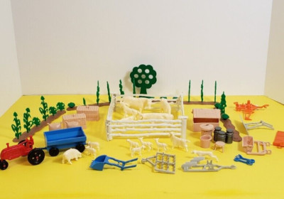 Vintage Marx Farm Playset 1960's 67 Pieces Animal, Tractor, Accessories ...