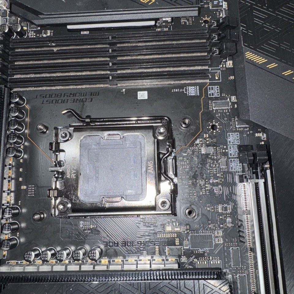 MSI MEG X670E ACE AMD X670 Socket AM5 DDR5 Wi-Fi 6E E-ATX motherboard ...