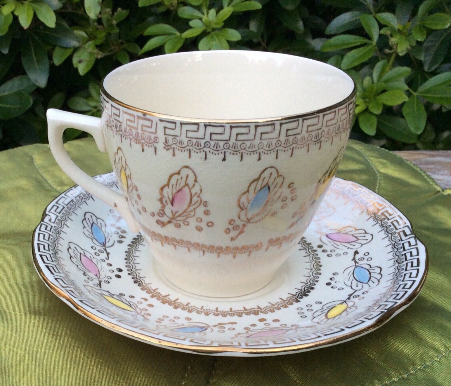 JAS BROADHURST China Trio in Kendal Pattern. 22 kt Gold, Tea Cup ...