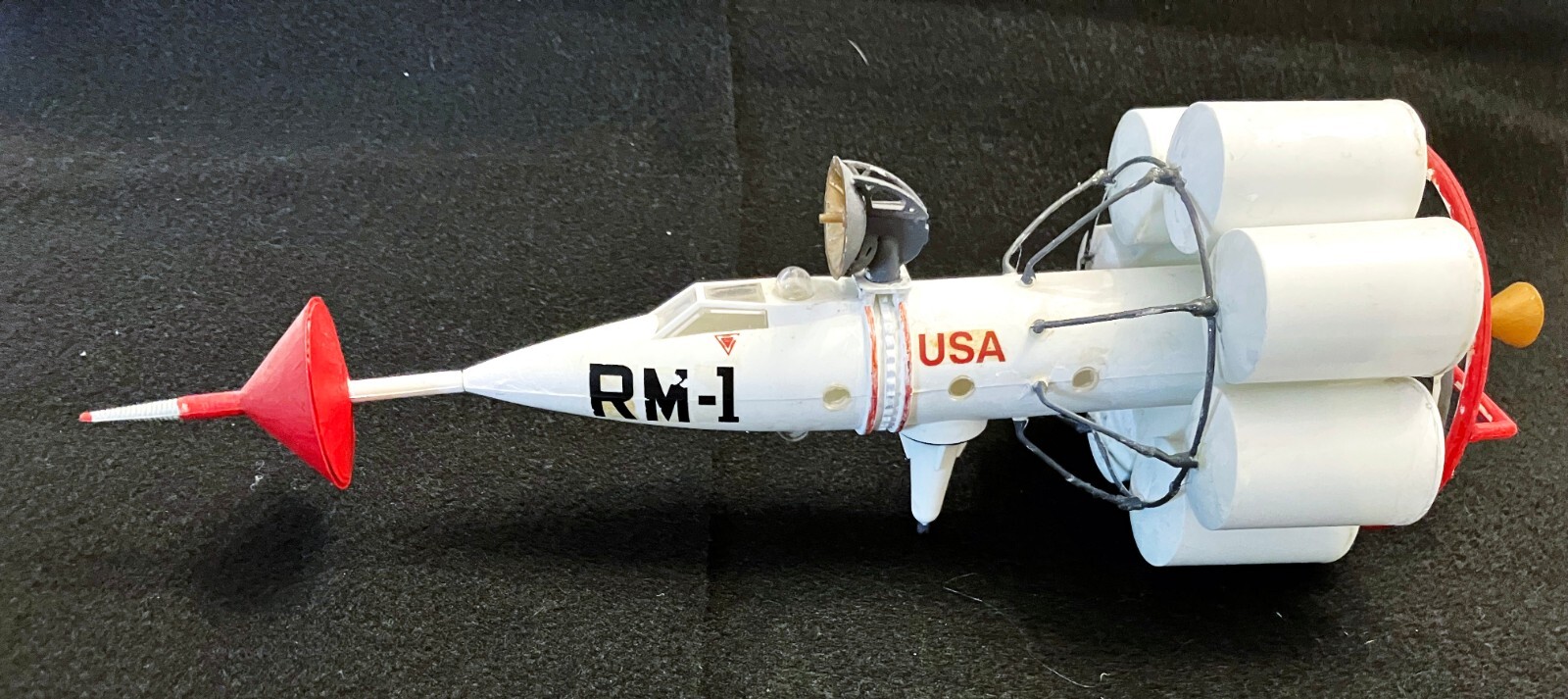 Strombecker Walt Disney's RM-1 Rocket Space Ship Model D34-100 1/67 ...