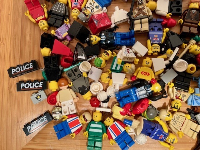 HUGE Bulk Lego Minifigures Complete Figs & Parts & Pieces Lot Many ...