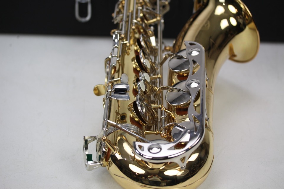 Bundy Tenor Saxophone NEW old stock unplayed Great Sax perfectly mint ...