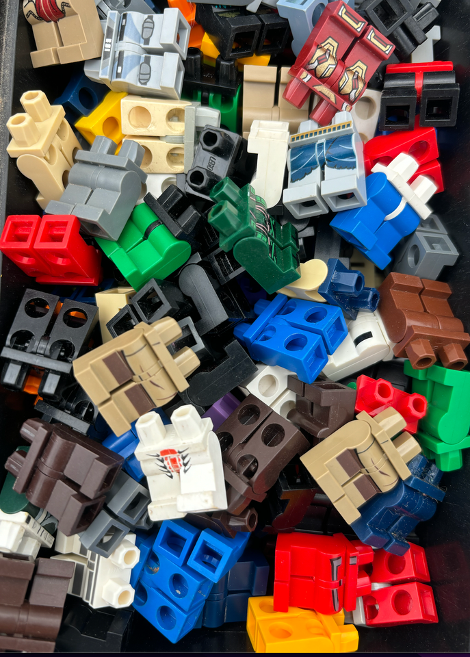 LEGO Bulk Lot of Minifigure parts! Torsos heads legs hair Choose ...